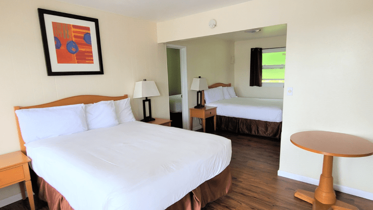 Rooms - Blue Coast Inn and Suites